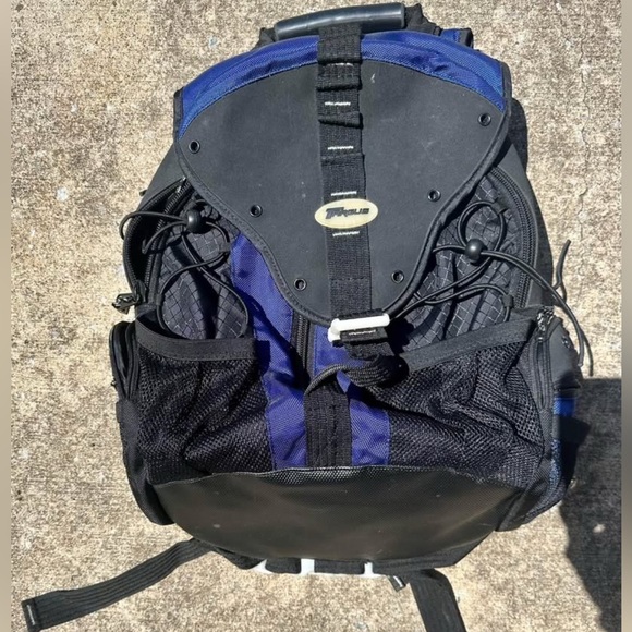 Targus | Bags | Targus Large 6 Sport Deluxe Laptop Backpack Tsb315 ...